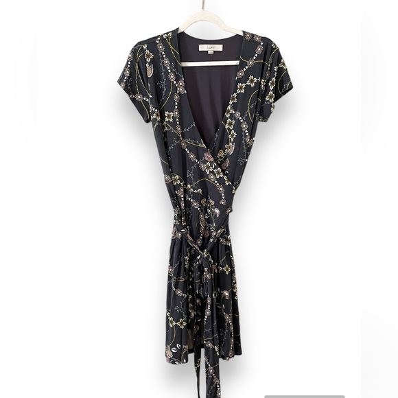 LOFT | Dresses | Loft Floral Grey Background Short Sleeve Wrap Dress ...